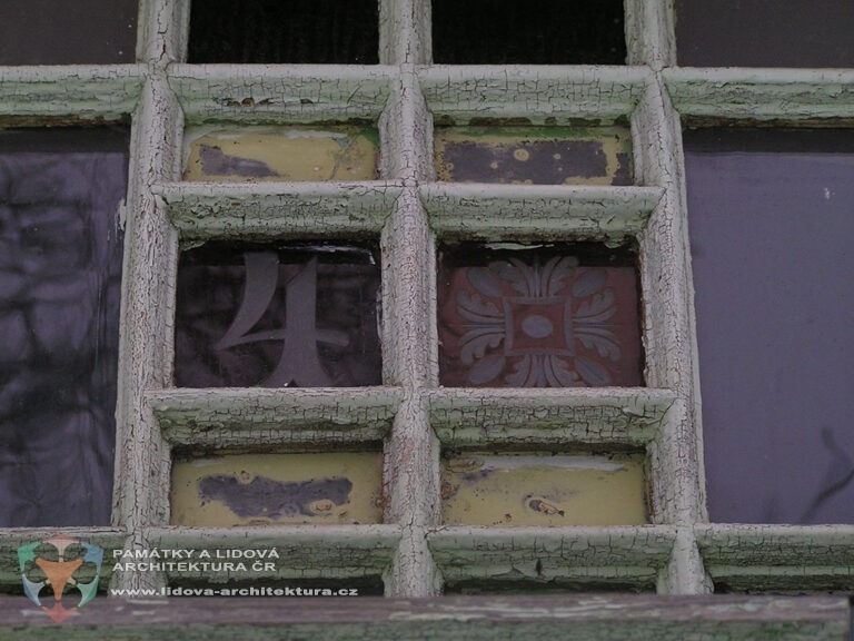 Sklo a typy skel, výroba skla a sklenáři, zasklívání dveří a oken